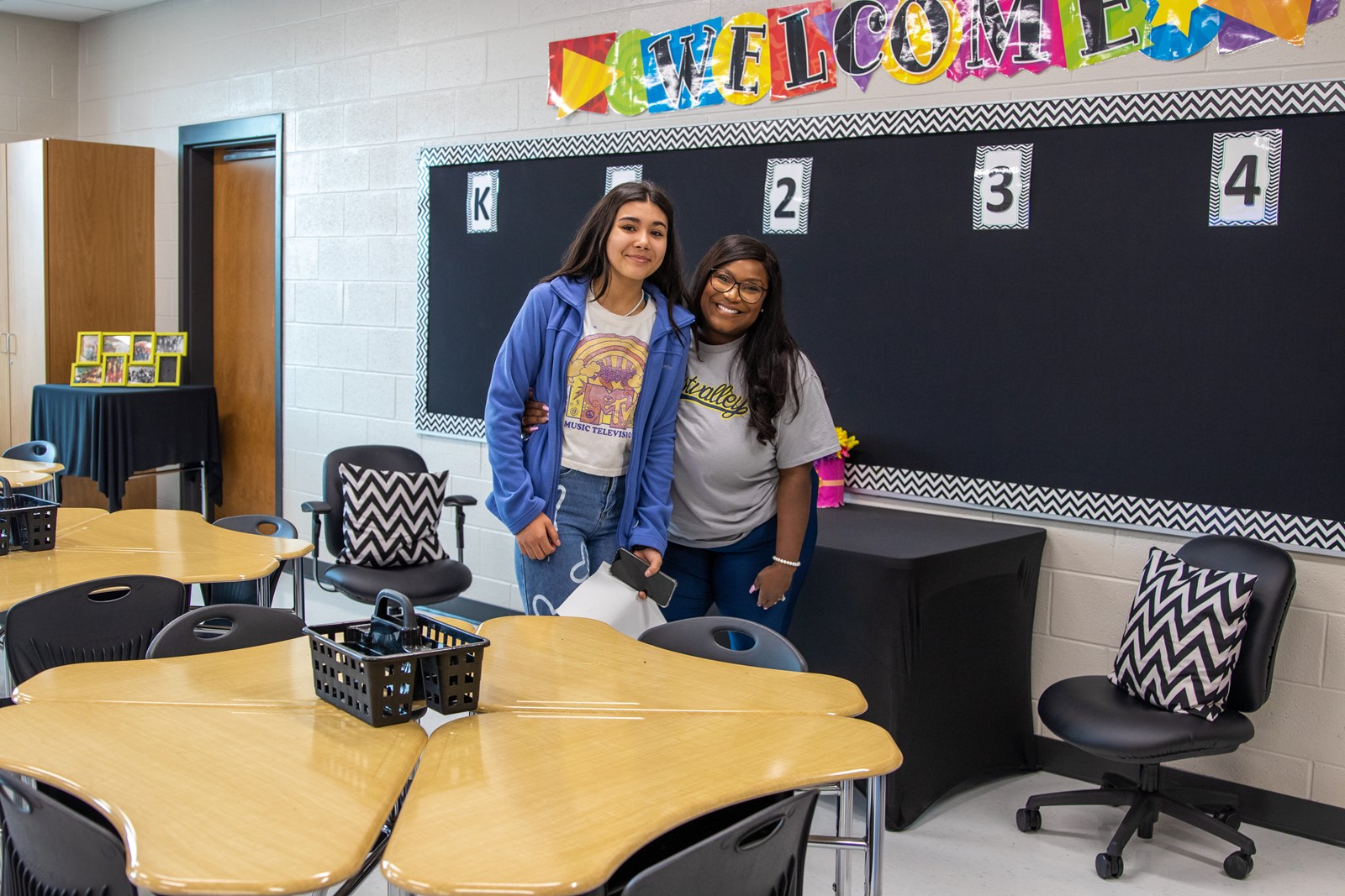 Cobb Cuts Ribbon on State-of-the-Art Eastvalley Replacement School